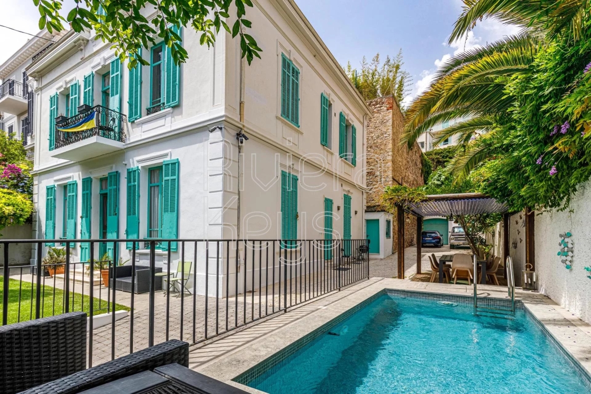 House, luxury and prestige, for sale Cannes - 7 main rooms 243m² - 2719337
